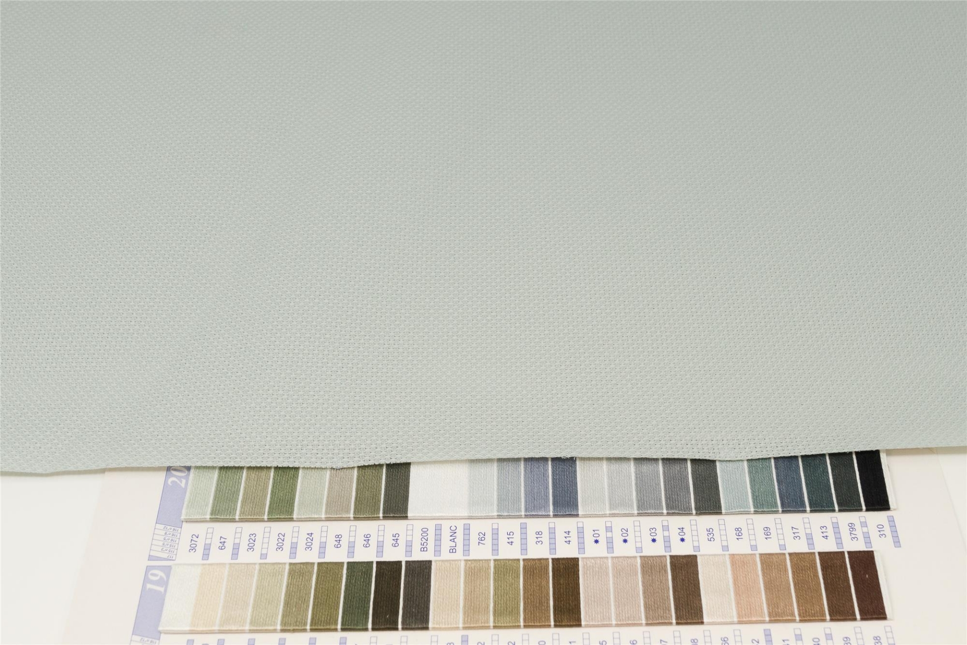 Zweigart Confederate Grey 14 Count Aida (718) | Stitchtastic