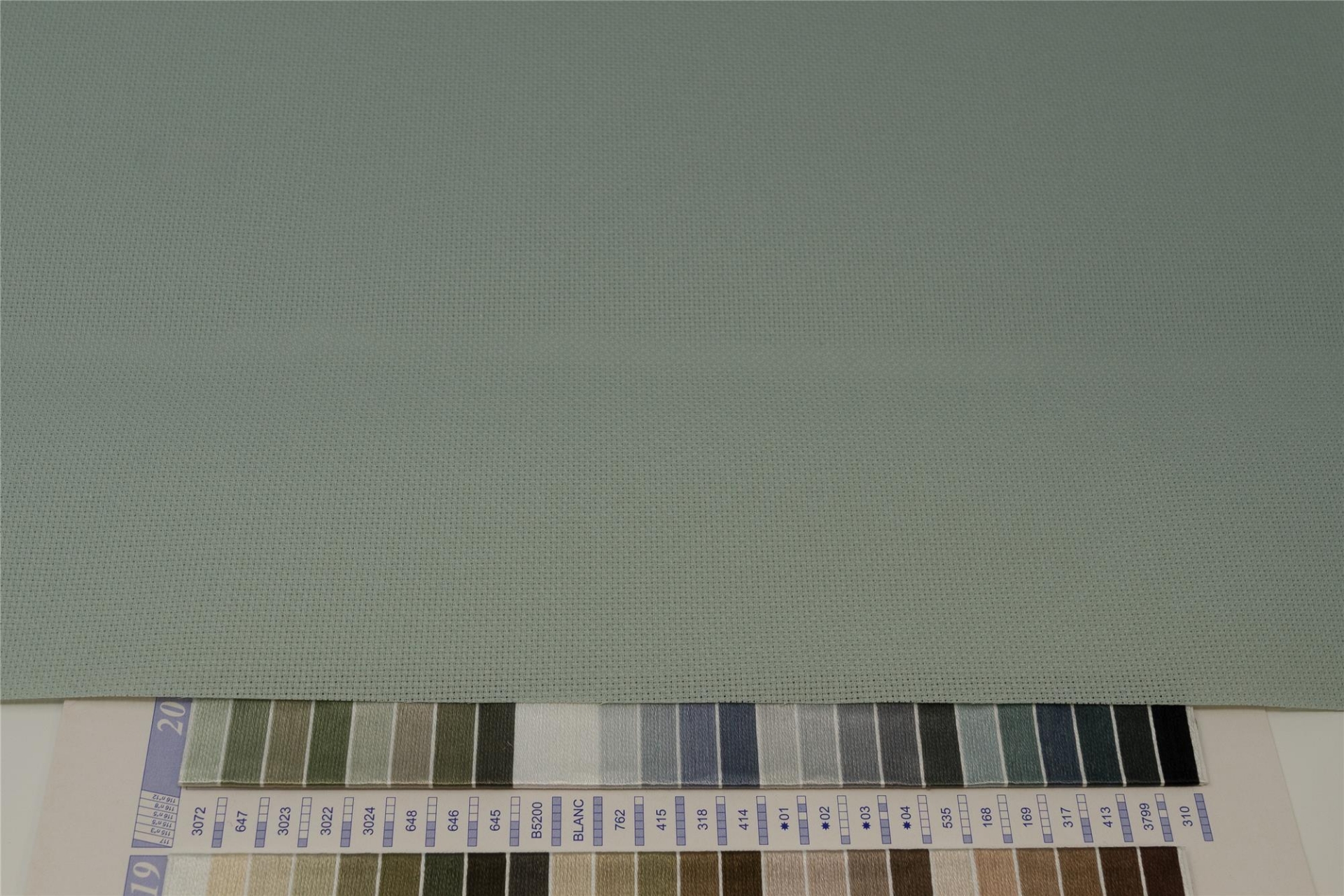 Zweigart Confederate Grey 18 Count Aida (718) | Stitchtastic