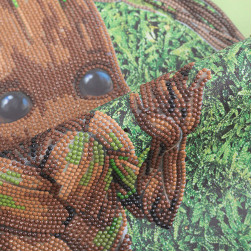 Groot - Crystal Art 35x45cm Scroll Kit | Stitchtastic