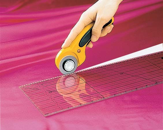 Rotary Cutter Deluxe Retracting: 60mm | Stitchtastic