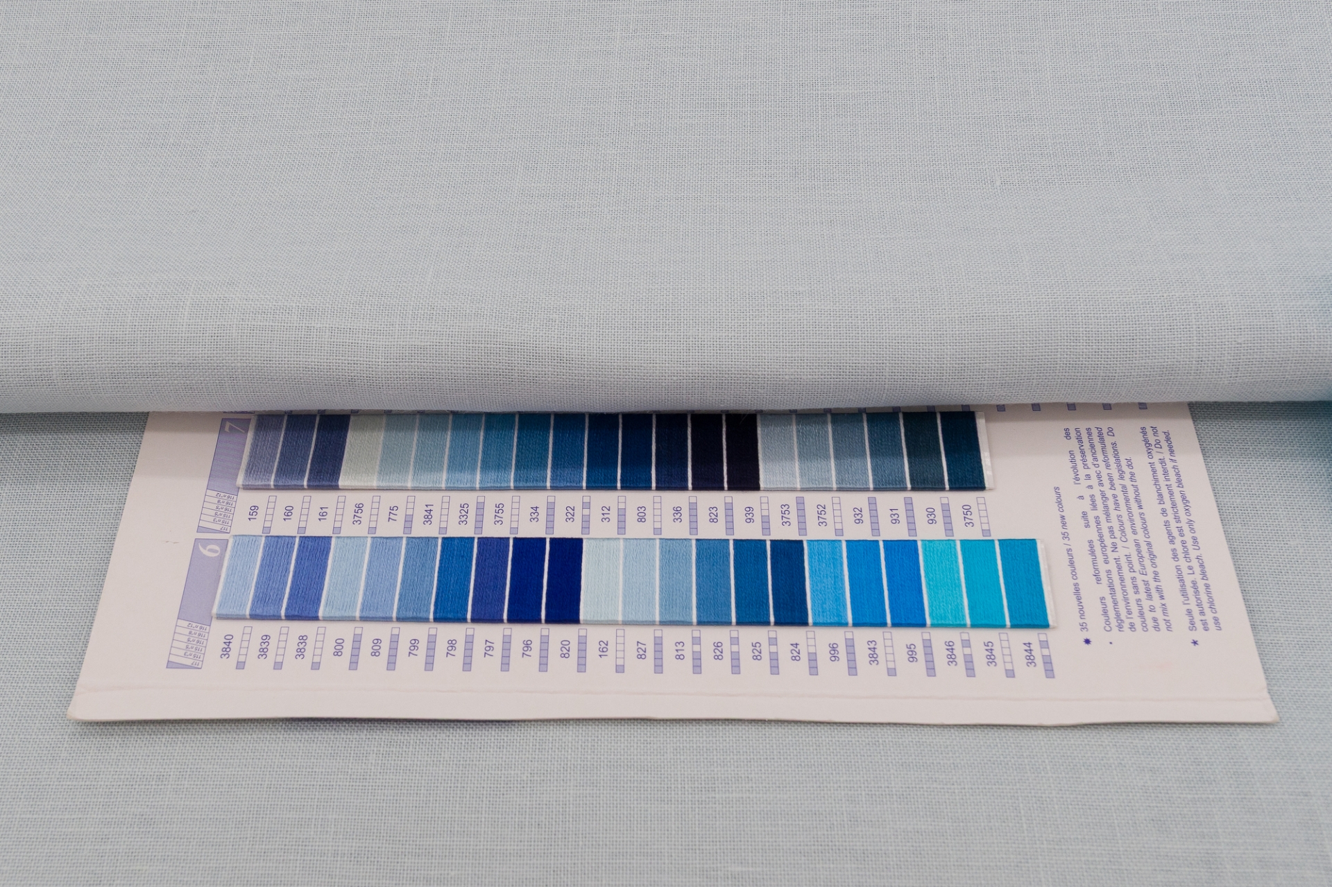 Zweigart Blue Grey 32 Count Belfast Linen Evenweave (7106) | Stitchtastic